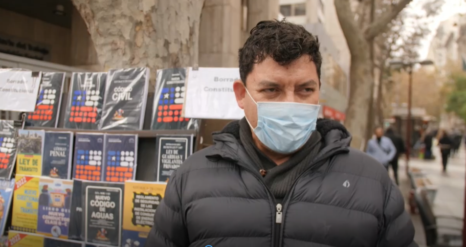 El Borrador De La Nueva Constitución «best Seller En Los Quioscos De