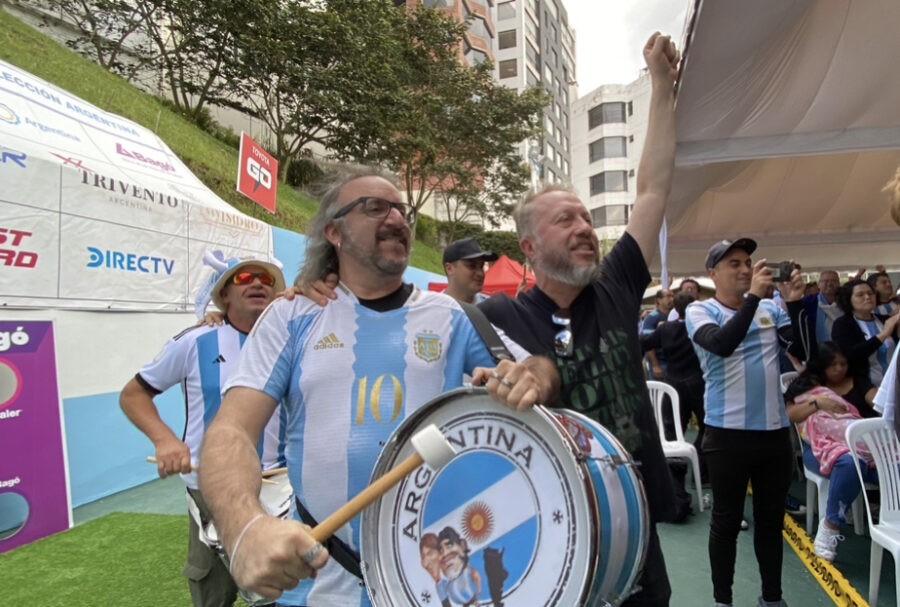Argentinos en Quito celebran el pase a la final de Catar 2022 – Diario ... Argentinos en Quito celebran el pase a la final de Catar 2022 – Diario ...
